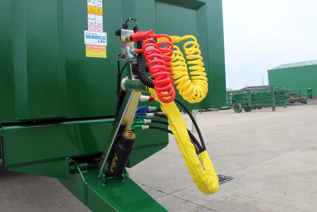 Hydraulic hose grips - new product feature | Bailey Trailers